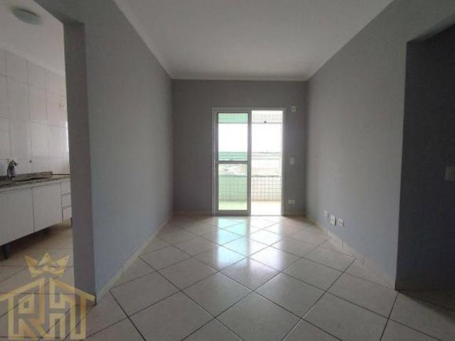 Apartamento de 2 dormitórios, 1 suíte no bairro de Aviação em Praia Grande SP