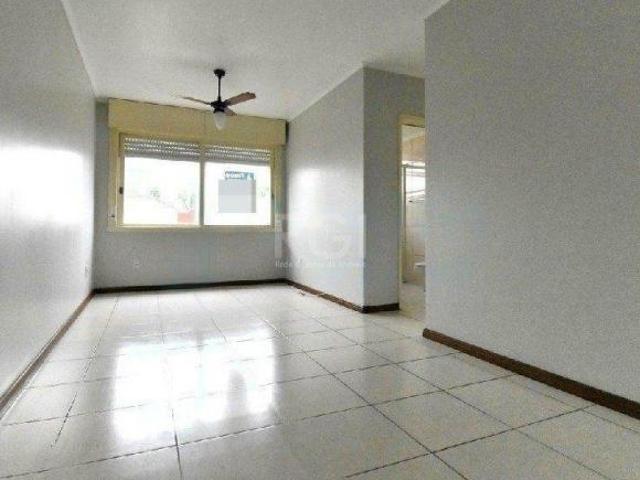 Apartamento de 2 dormitórios, 1 vaga de garagem coberta e escriturada