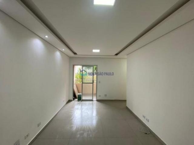 Apartamento de 2 dormitórios, 1 vaga de garagem livre, próximo ao shopping Santa Cruz!
