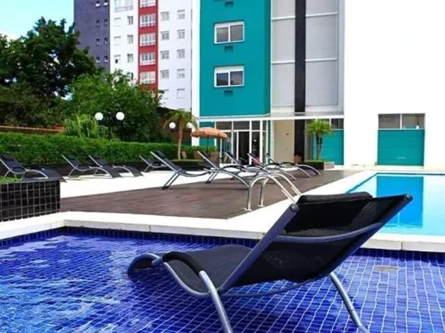 Apartamento de 2 dormitórios, 2 vagas e elevador no bairro Passo da Areia