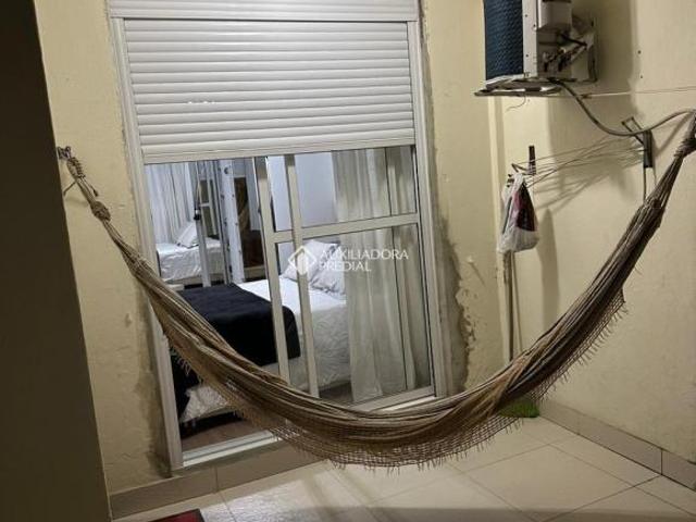 Apartamento de 2 dormitórios, 57m2 bem localizado na Av Cristóvão Colombo!