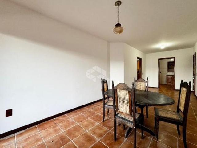 Apartamento de 2 dormitórios/quarto + dependência de empregada, sacada de frente c/churrasqueira e b