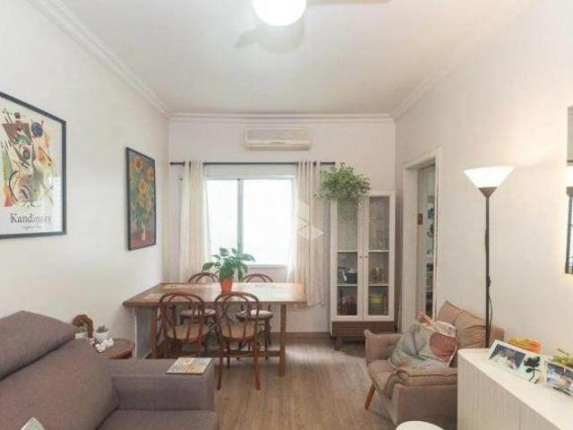 Apartamento de 2 dormitórios/quartos, no Bairro Floresta em Porto Alegre/RS
