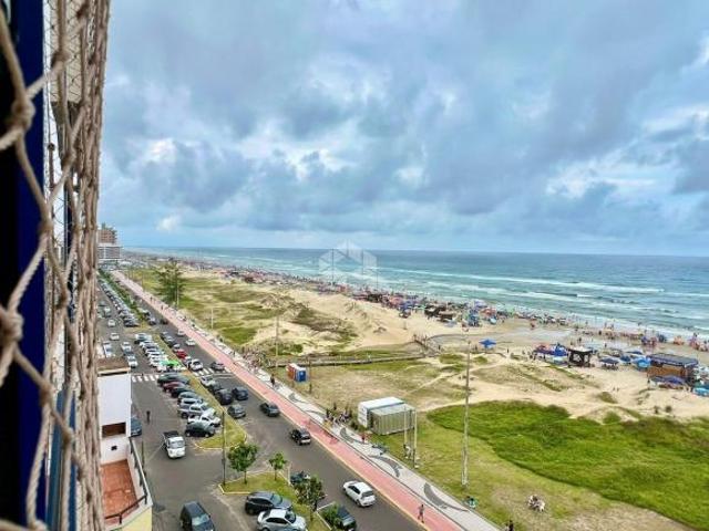Apartamento de 2 dormitórios/quartos, sacada com churrasqueira e vista mar no Bairro Navegantes em C