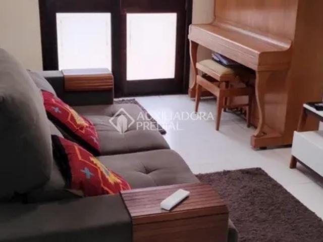 Apartamento de 2 quartos, 60m², pátio, com 1 vaga à venda no bairro Cristo Redentor em Porto Alegre