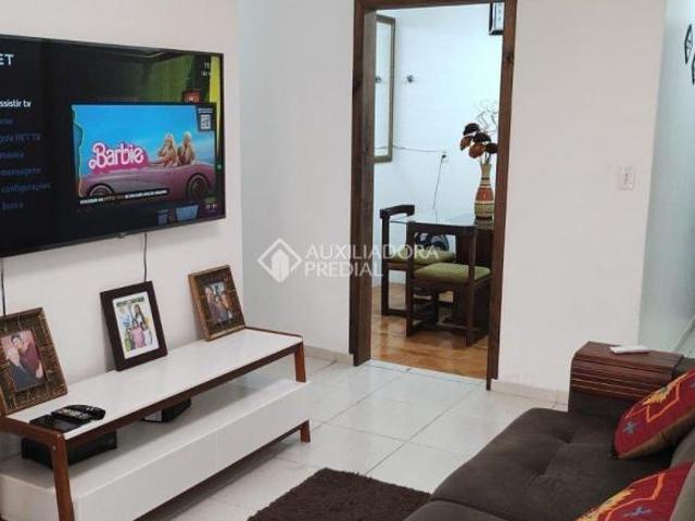 Apartamento de 2 quartos, 60m², pátio, com 1 vaga à venda no bairro Cristo Redentor em Porto Alegre
