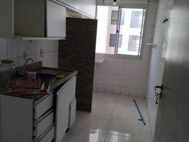 Apartamento de 2 quartos, com armários, próximo do Buriti Shopping