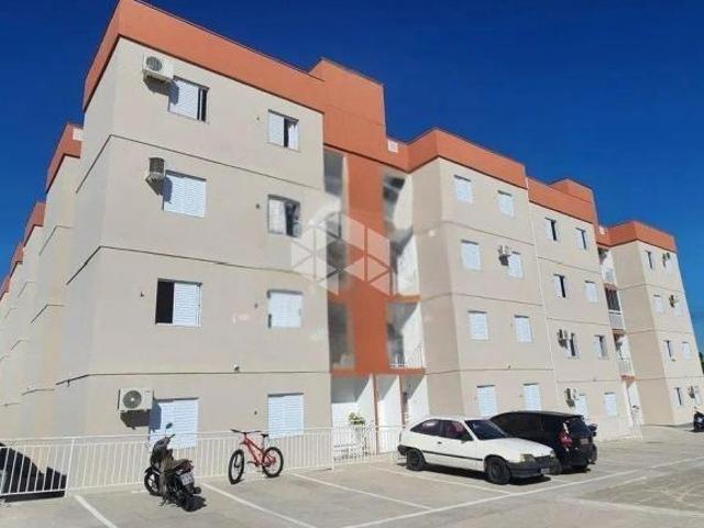Apartamento de 2 quartos com garagem