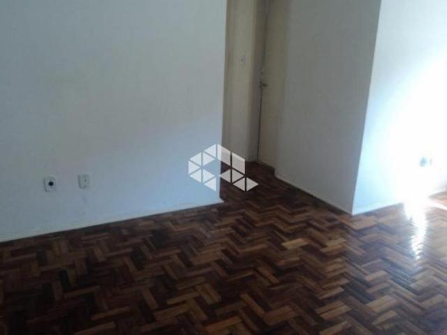 Apartamento de 2 quartos com garagem coberta e fechada