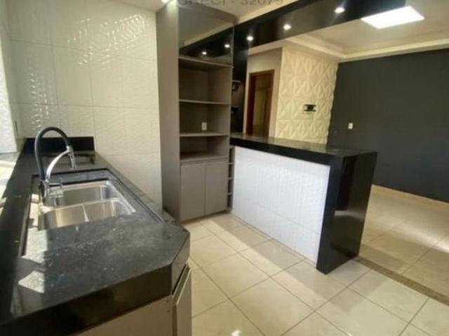 Apartamento de 2 quartos com lote exclusivo de 140 m2 no Vila Resende