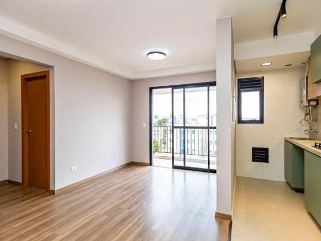 Apartamento de 2 quartos com suíte, no coração do Alto da Gloria