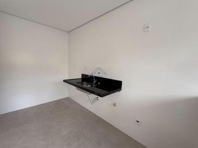 Apartamento de 2 quartos com suíte e 2 vagas no Arcádia