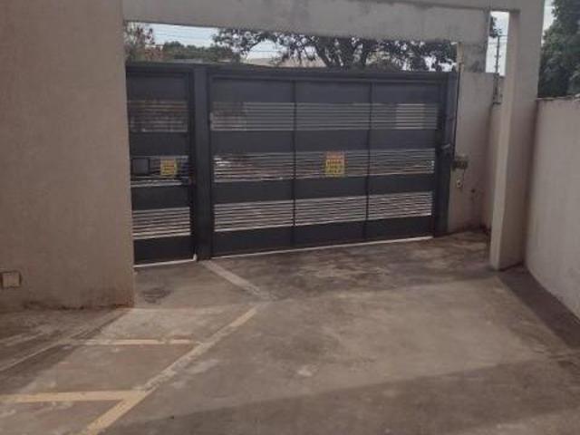 Apartamento de 2 quartos com suíte e vaga de garagem em condomínio no bairro São Francisco, São José