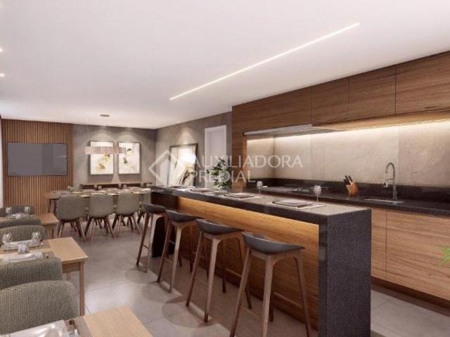 Apartamento de 2 quartos com suite e vaga no bairro Menino Deus