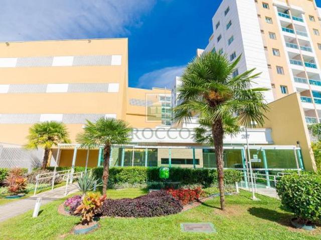 Apartamento de 2 quartos com sacada e 1 vaga coberta no Le Parc – Bacacheri