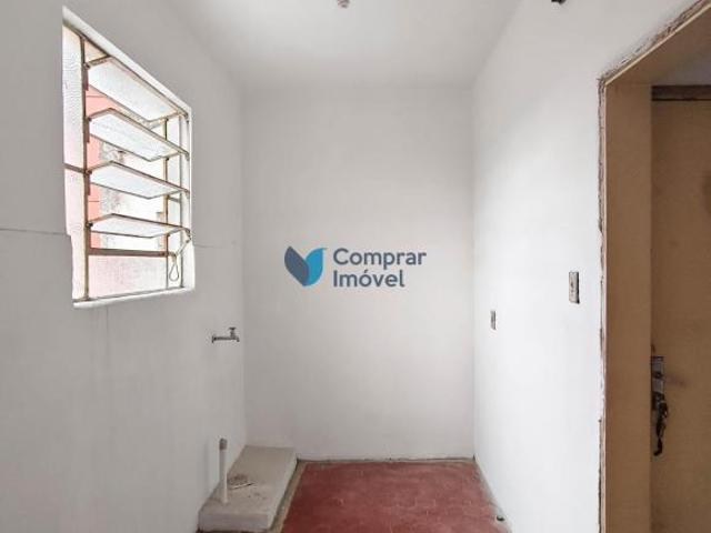 Apartamento de 2 quartos com sacada na Azenha
