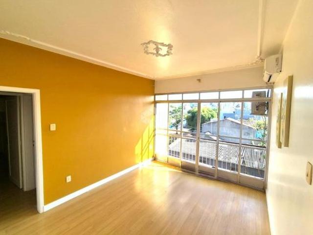 Apartamento de 2 quartos com sacada no bairro São Geraldo próximo das Av. Benjamin Constant e Cristo