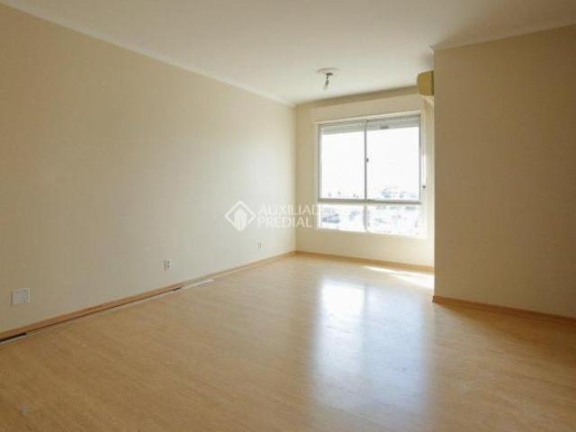 Apartamento de 2 quartos com vaga coberta
