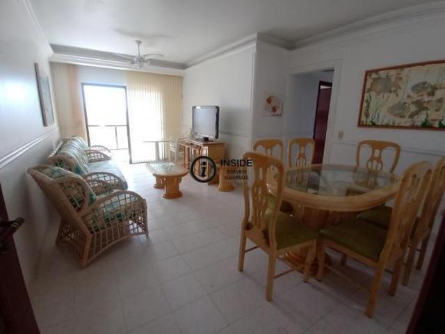 Apartamento de 2 quartos com vista mar na enseada