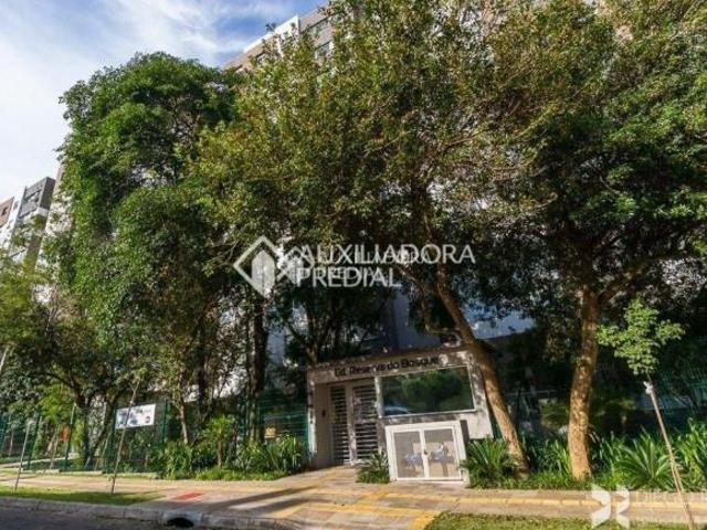 Apartamento de 2 quartos com 1 vaga à venda no bairro Santo Antônio em Porto Alegre