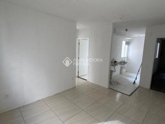 Apartamento de 2 quartos com 1 vaga no bairro Restinga