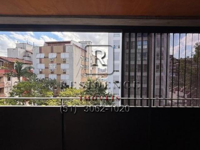 Apartamento de 2 quartos com 2 suítes e 2 vagas no Rio Branco, Porto Alegre RS: 90m² e 2 salas. Venh