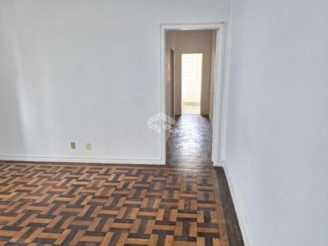 Apartamento de 2 quartos a venda no Bairro Floresta em Porto Alegre/RS Este apartamento de dois dorm