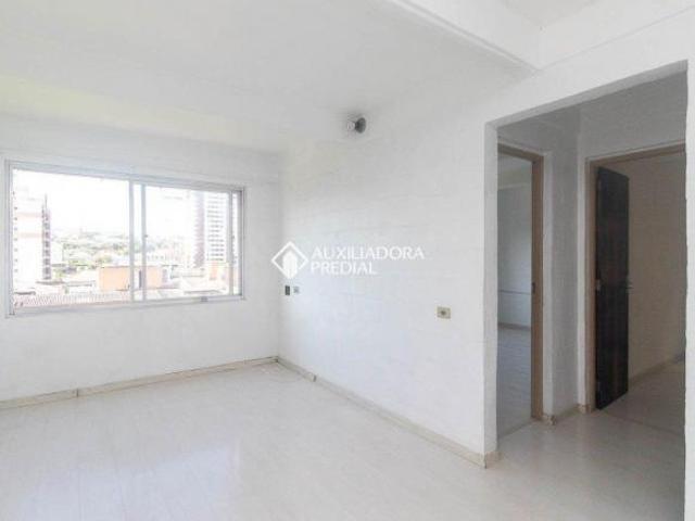 Apartamento de 2 quartos, a venda no bairro Santana em Porto Alegre