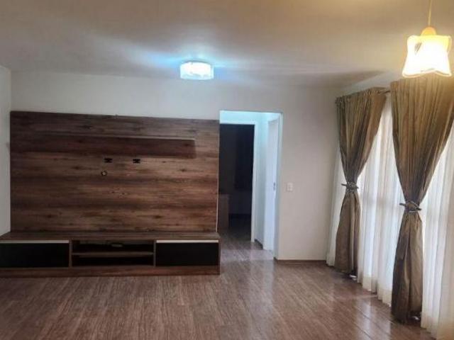 Apartamento de 2 quartos, andar alto!