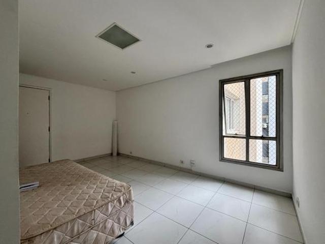 Apartamento de 2 Quartos e 1 Vaga Amplo e Reformado no Jardins, ao lado do C6 Bank