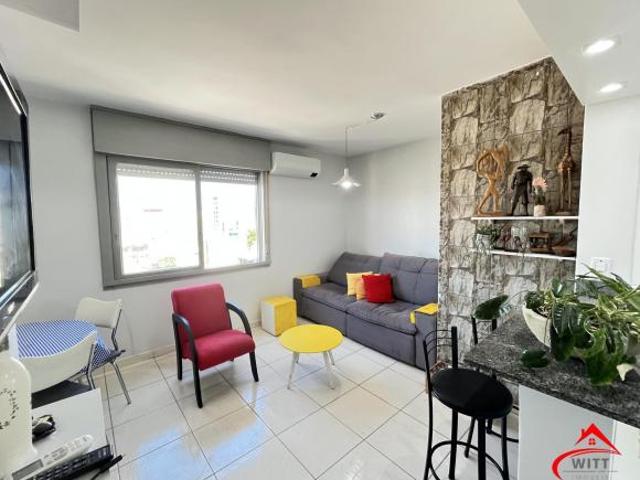 Apartamento de 2 quartos e 1 vaga de garagem no bairro Farroupilha em POA