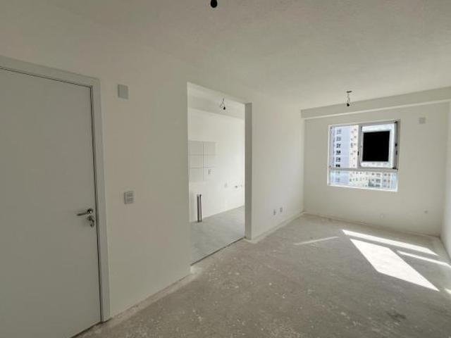 Apartamento de 2 quartos e 1 vaga de garagem no bairro Morro Santana em POA