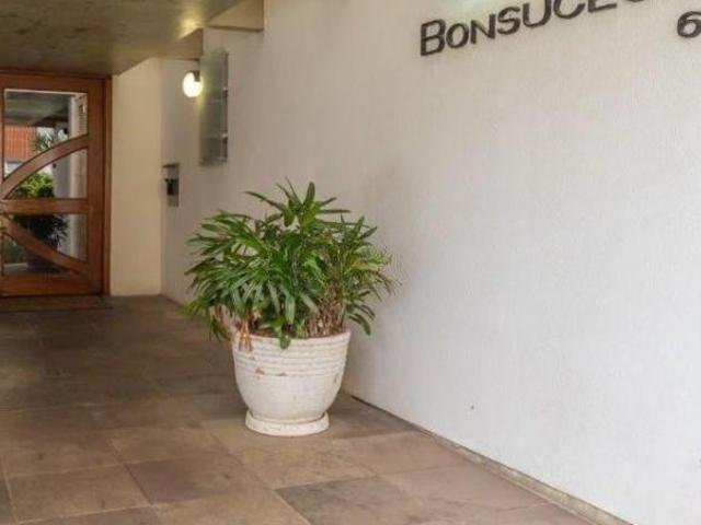 Apartamento de 2 quartos e 1 vaga no bairro Partenon