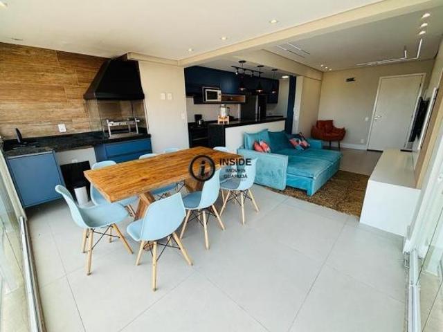 Apartamento de 2 quartos e vista mar na enseada