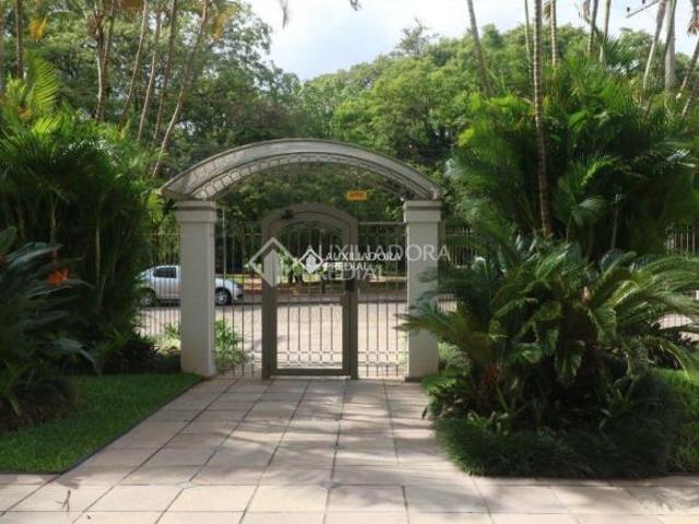 Apartamento de 2 quartos em frente ao Parcão