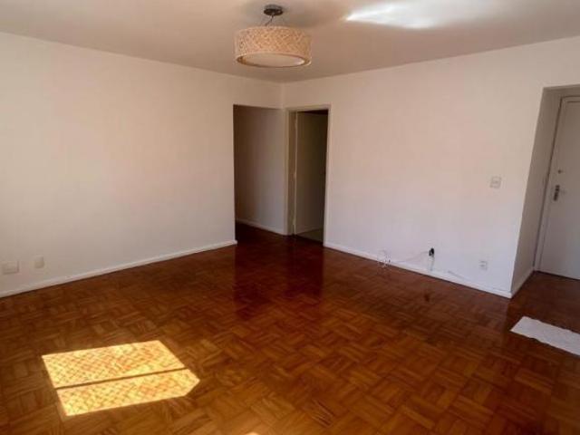 Apartamento de 2 quartos em Pinheiros a 2 quadras da estação Oscar Freire