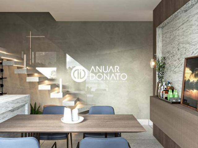 Apartamento de 2 quartos, Funcionários