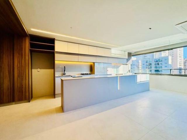 Apartamento de 2 Quartos no Condomínio Highlights Campo Belo