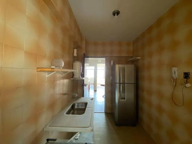 Apartamento de 2 quartos no centro. Portaria 24h e elevadores