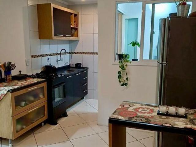 Apartamento de 2 quartos no andar térreo semi mobiliado em Gravataí