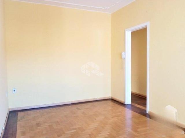 Apartamento de 2 quartos no Bairro São João, próximo ao Bourbon Assis Brasil