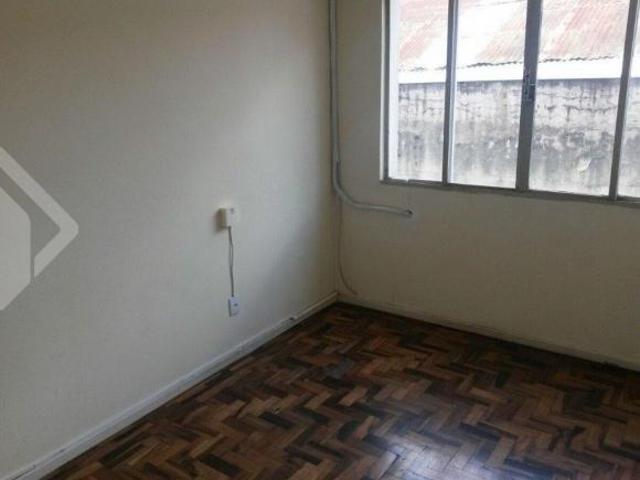 Apartamento de 2 quartos no Barros Santana/Bom Fim, aceita PET