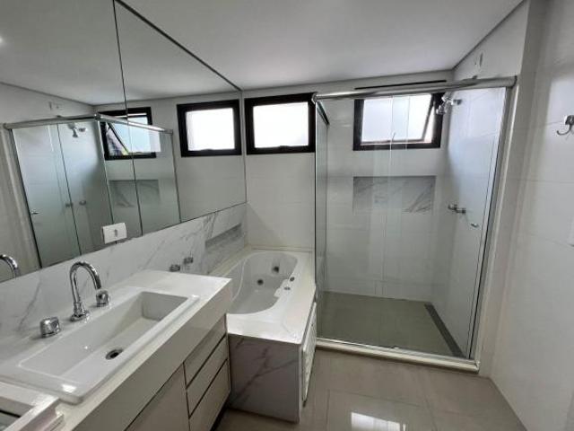 Apartamento de 2 quartos no melhor do Água Verde ao lado do Clube Curitibano