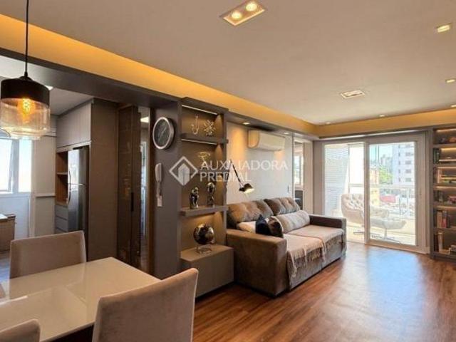 Apartamento de 2 quartos sacada churrasqueira e vaga à venda no bairro Jardim Botânico em Porto Aleg