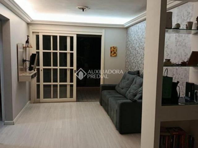 Apartamento de 2 quartos, sacada e vaga de garagem perto da PUCRS