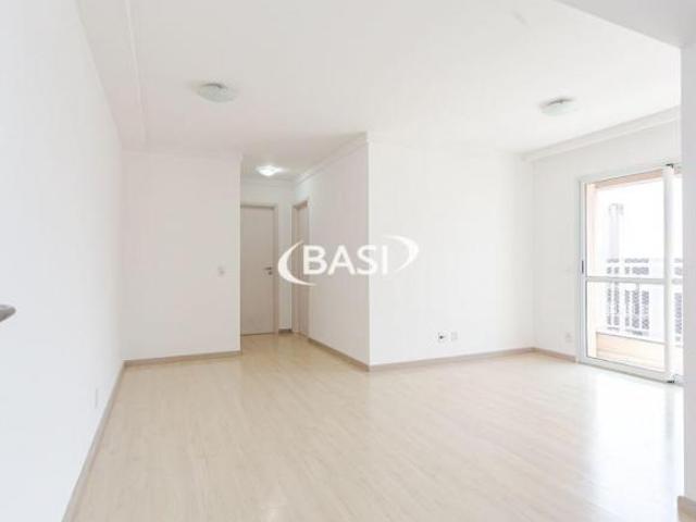 Apartamento de 2 quartos sendo uma suite, 2 garagens, no Agua Verde, andar alto 12o andar, face nort