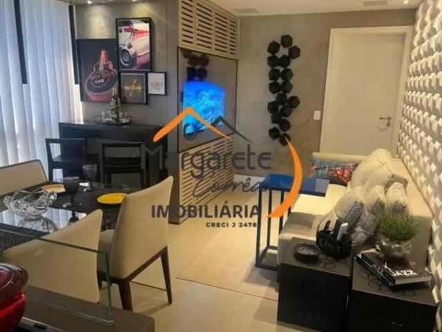 Apartamento de 2 Quartos, Sendo uma Suíte/Armários Planejados/Área de Serviço/Banheiro Social