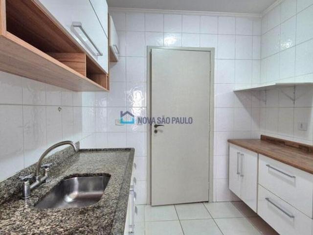 Apartamento de 2 quartos, suíte, a venda, próximo ao metrô Praça da Árvore com vaga livre!