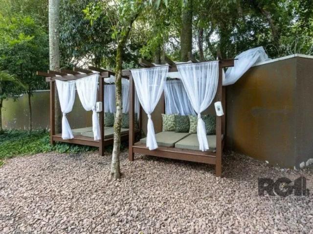 Apartamento de 2 quartos, suite, garagem em Condomínio Clube no bairro Teresópolis