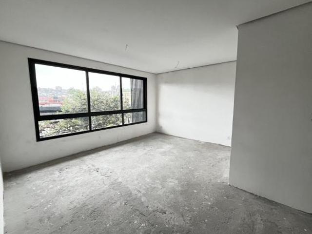 Apartamento de 2 quartos, suíte e 1 vaga de garagem no bairro das Três Figueiras